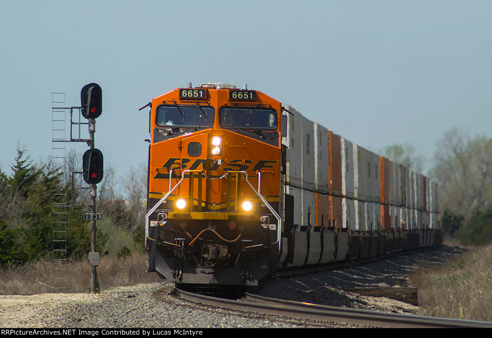 BNSF 6651 eastbound BNSF intermodal train
